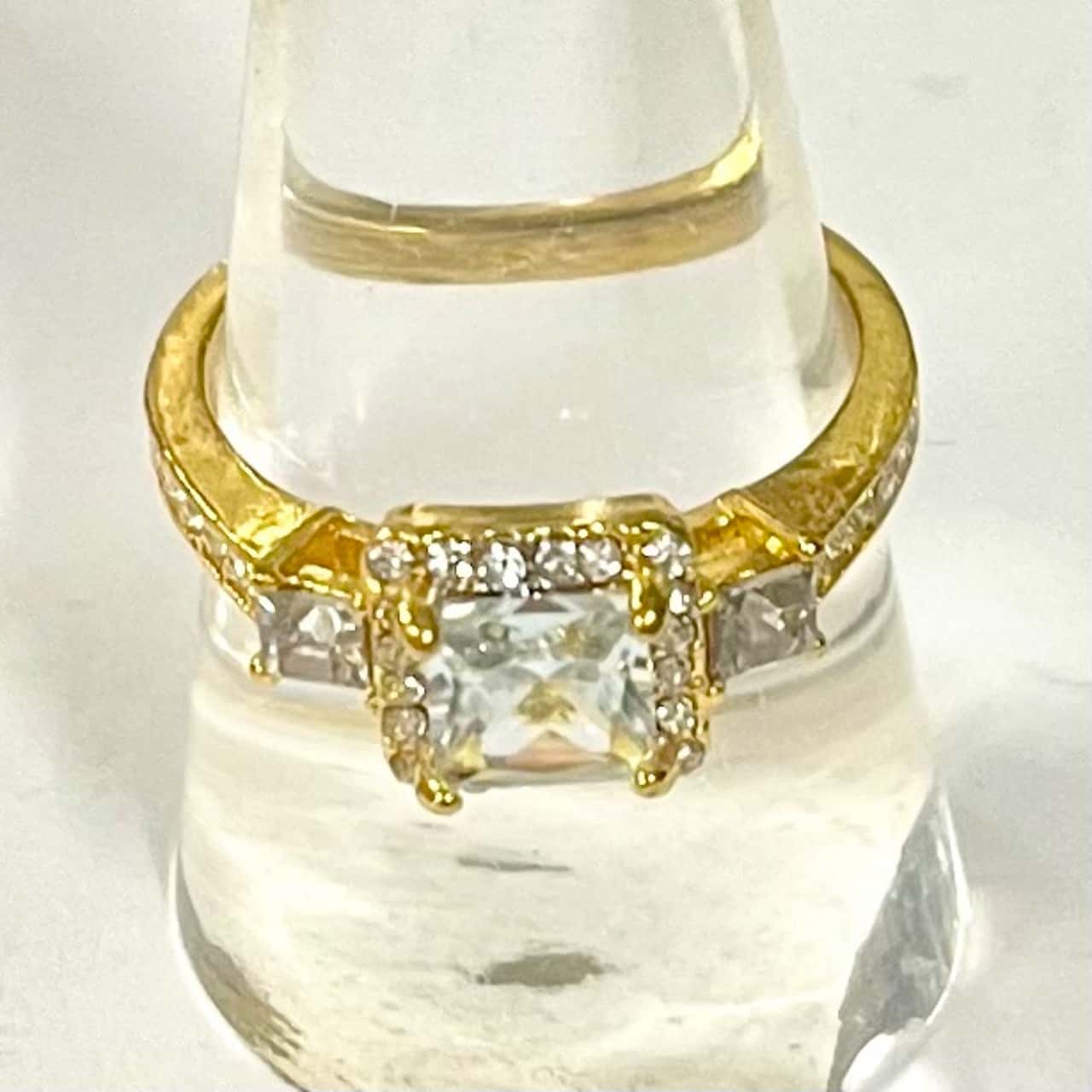 Gold diamante’ ring - very sparkly(s)