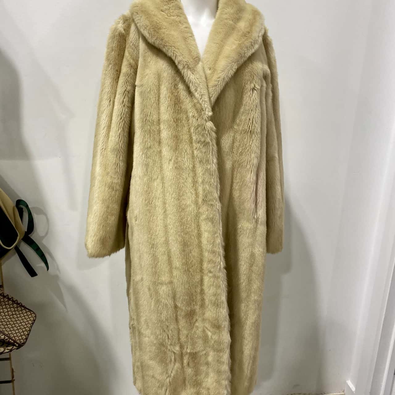 Womens Open Faux Fur Jacket Beige (s)