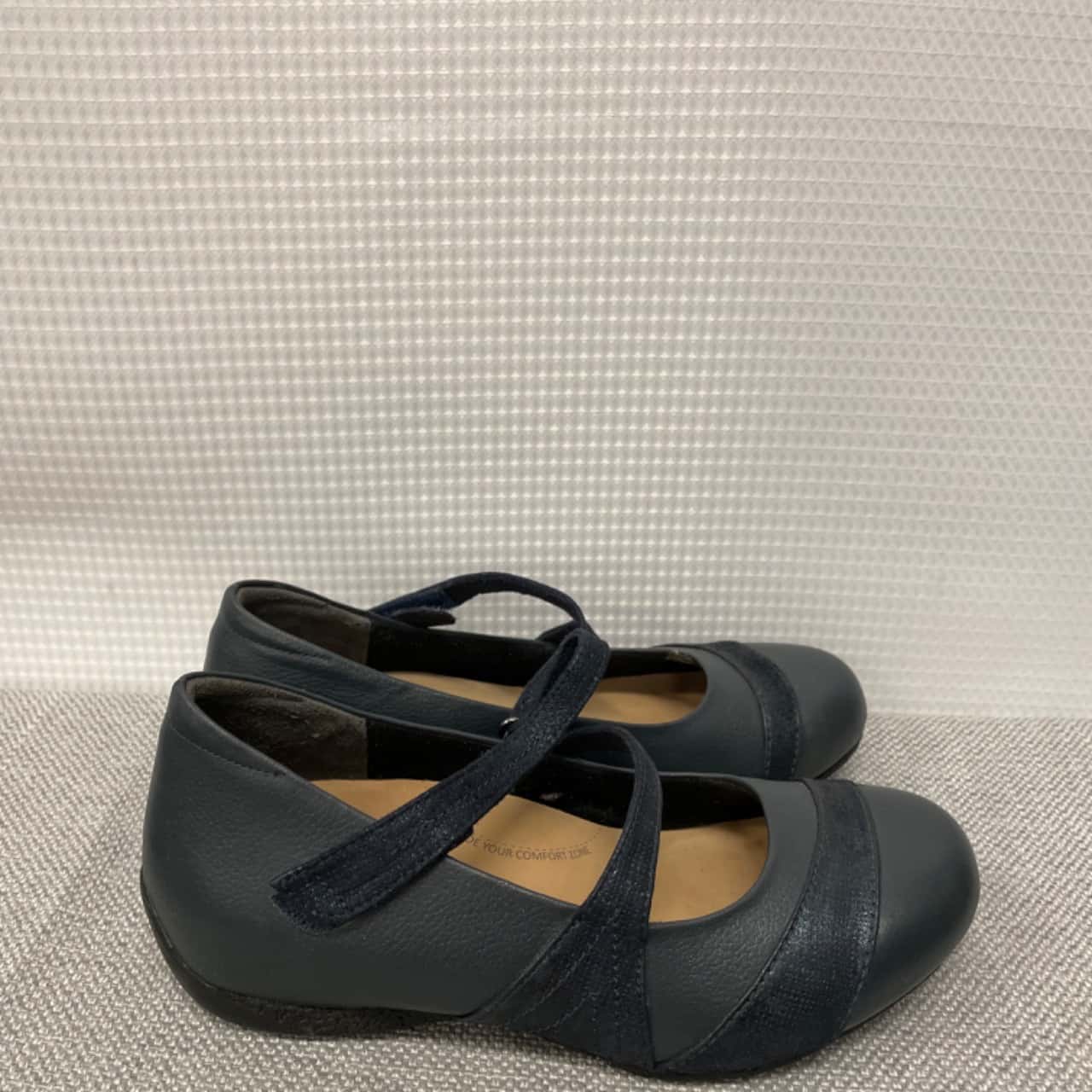 Ziera Womens Size 39 1/2 Navy Blue (s)