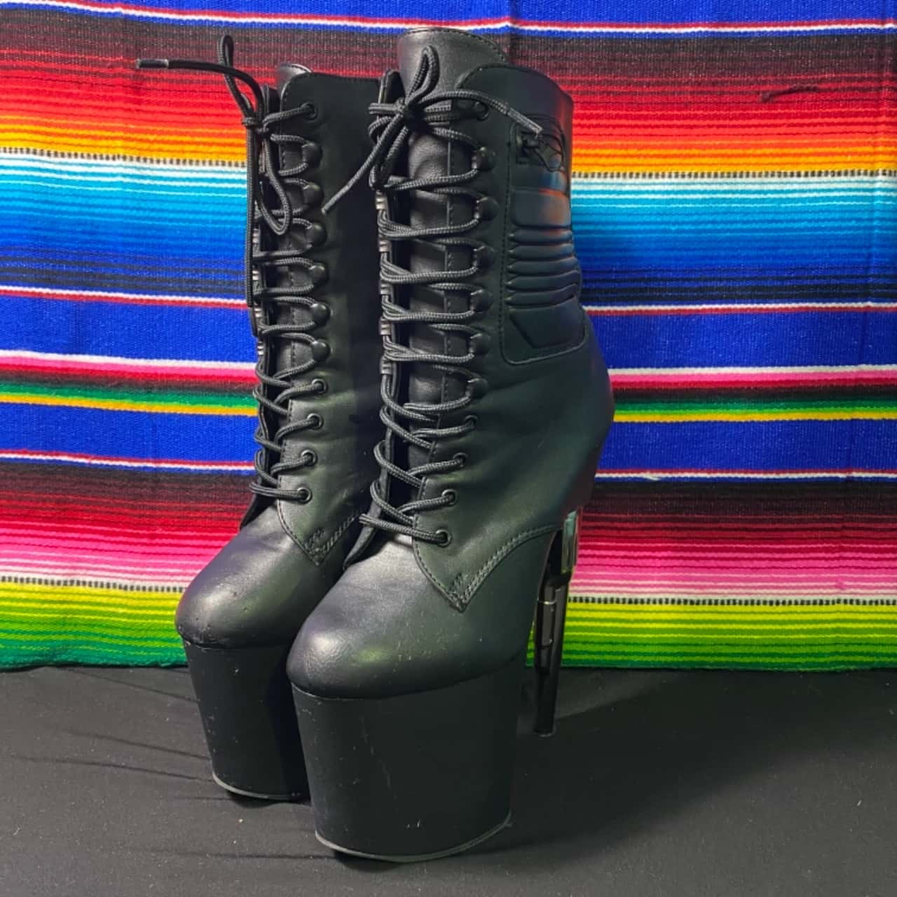 Pleaser Bondgirl Black Gun Heel size 6 (s)