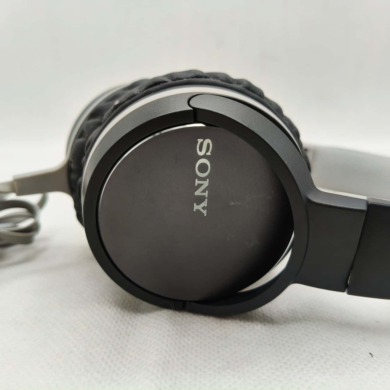 Sony MDR-ZX660 Wired Headphones - Lightweight Design & Built To Last