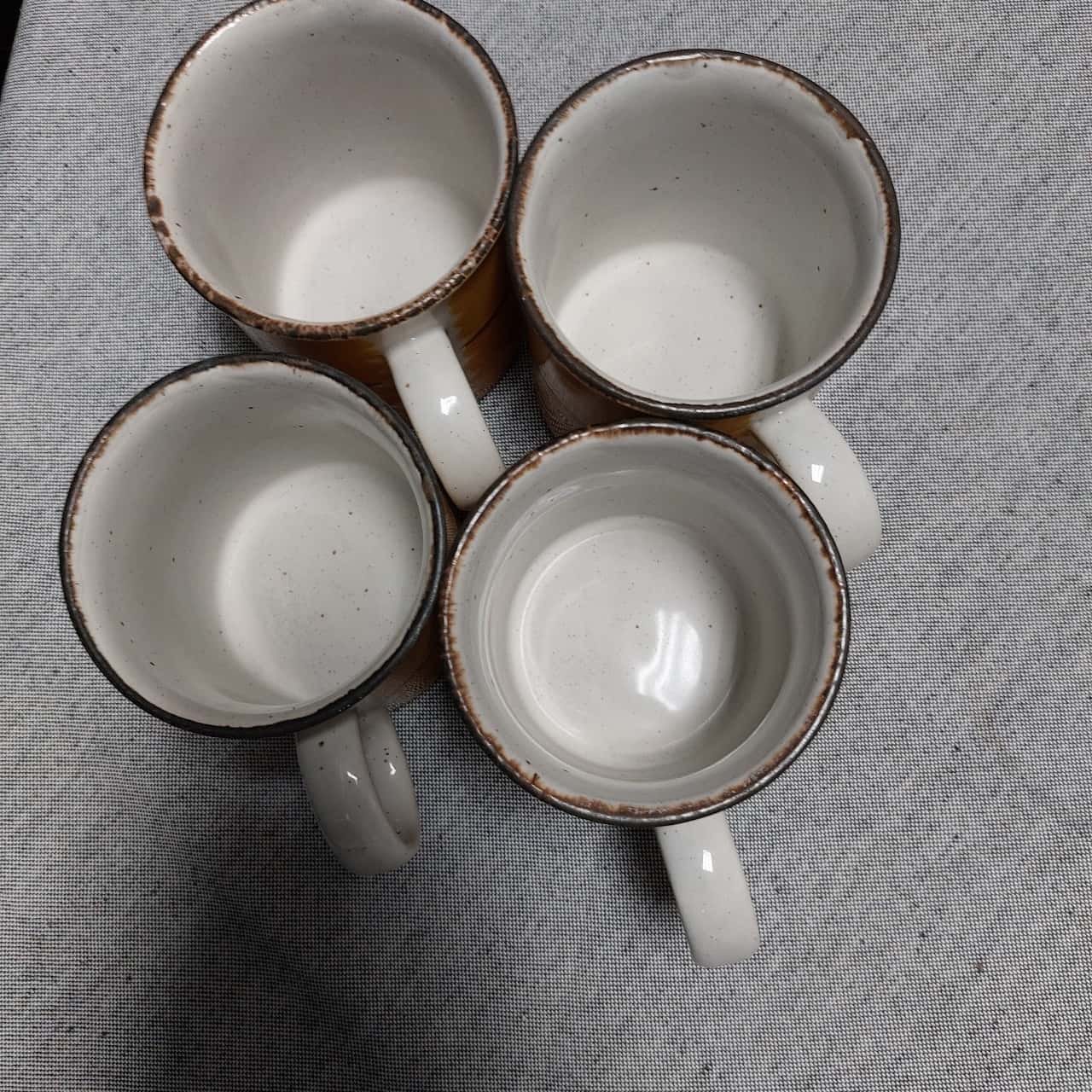 Midwinter Stonehenge design mugs (s)