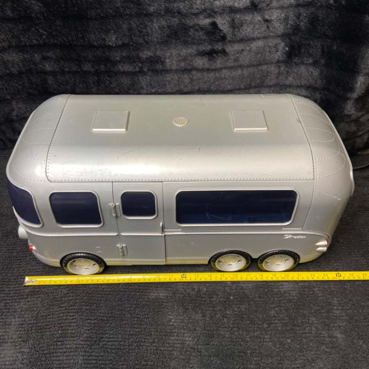 Bratz World Tour: 24 Inch Tour Bus - Silver