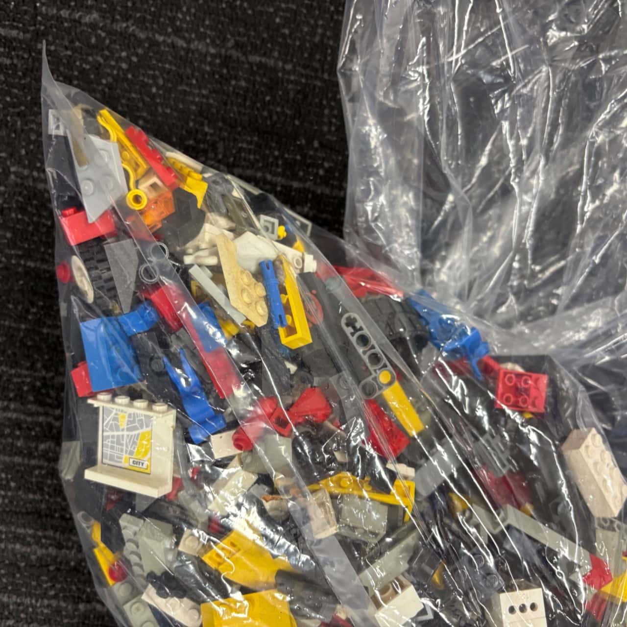 Mixed 1kg bag of Lego- Lot A(s)