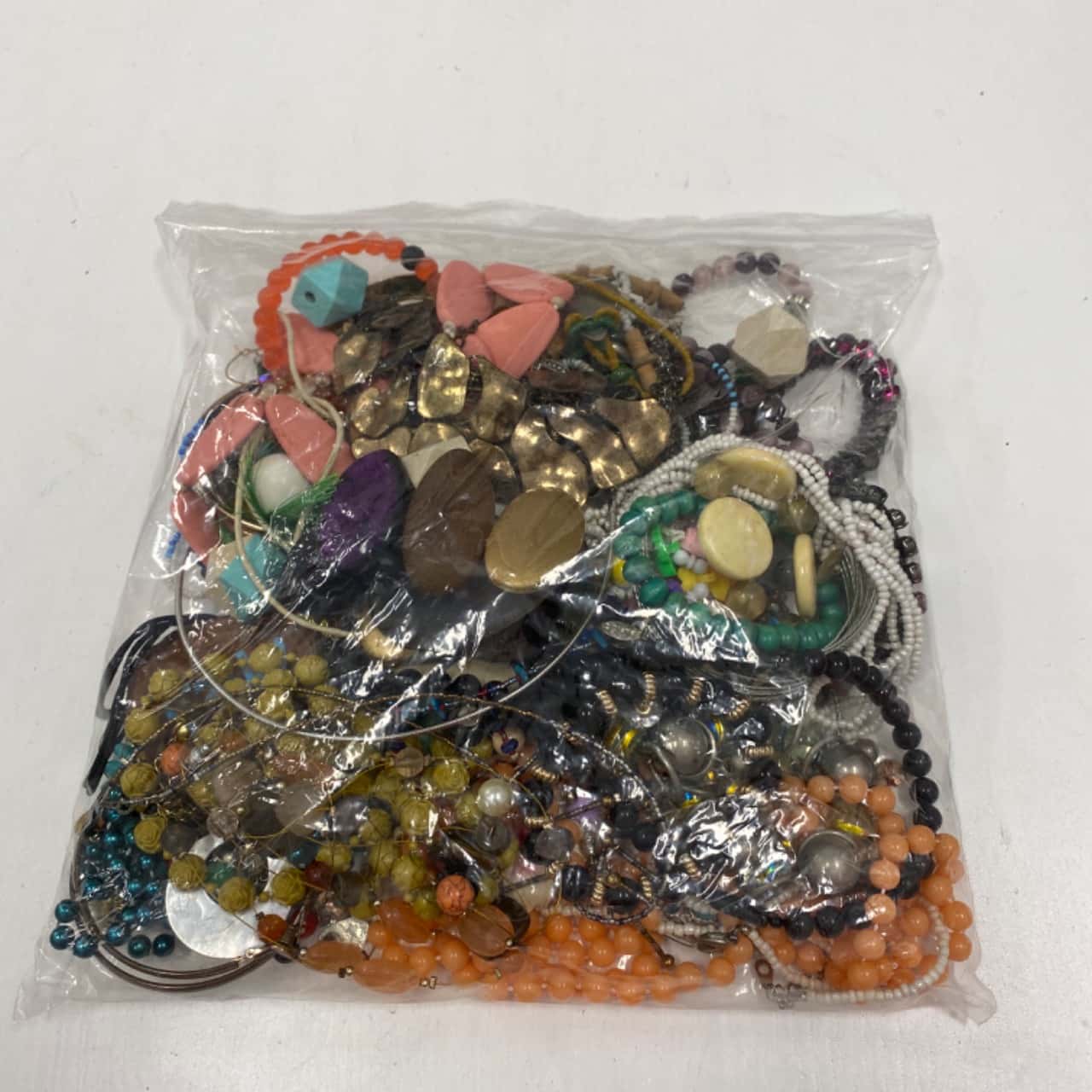Assorted Jewellery (s)