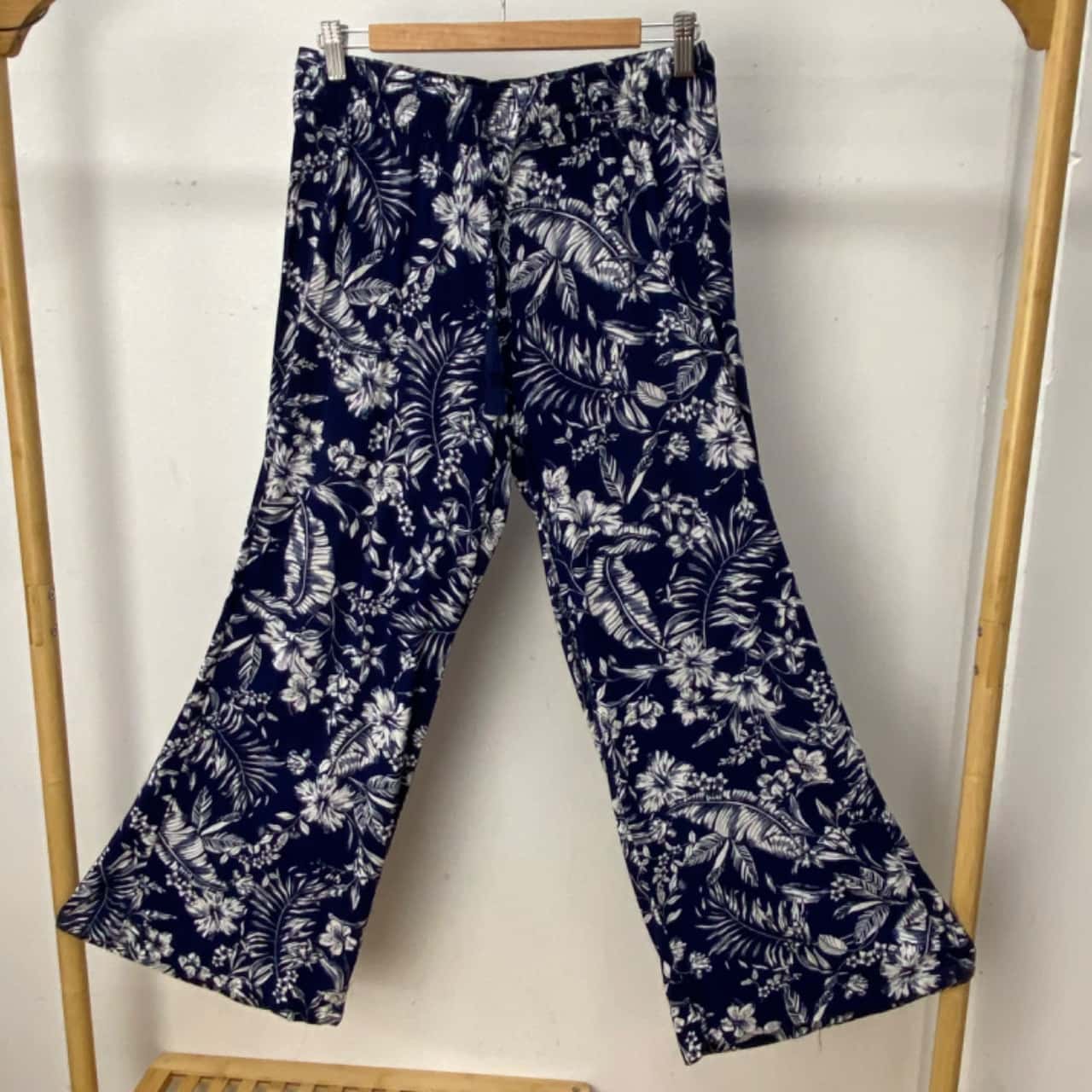 Serra Womens Pants Size 10 Wide Leg Blue / Floral / White