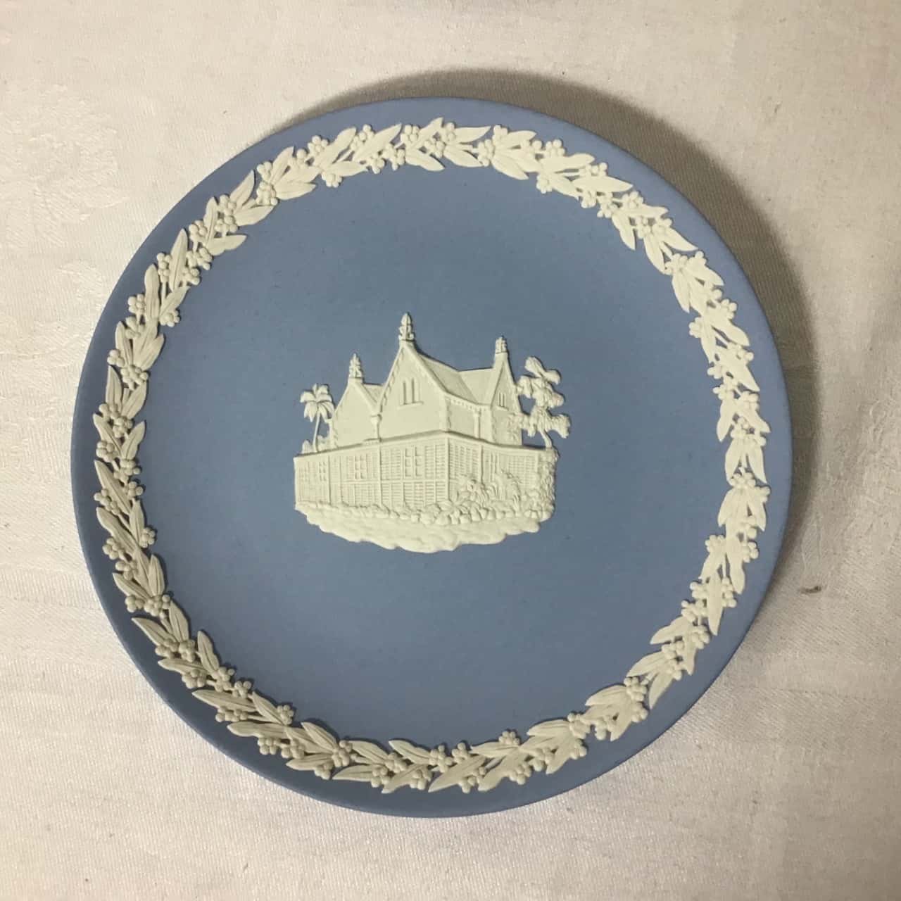 *REDUCED* Vintage Wedgwood Jasperware Blue / White Australian Capital ...