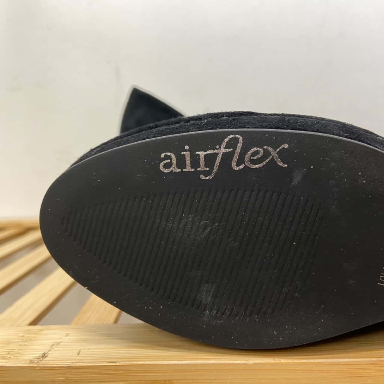 Airflex Lourdes Womens Size 6.5 Black Leather Suede Finish