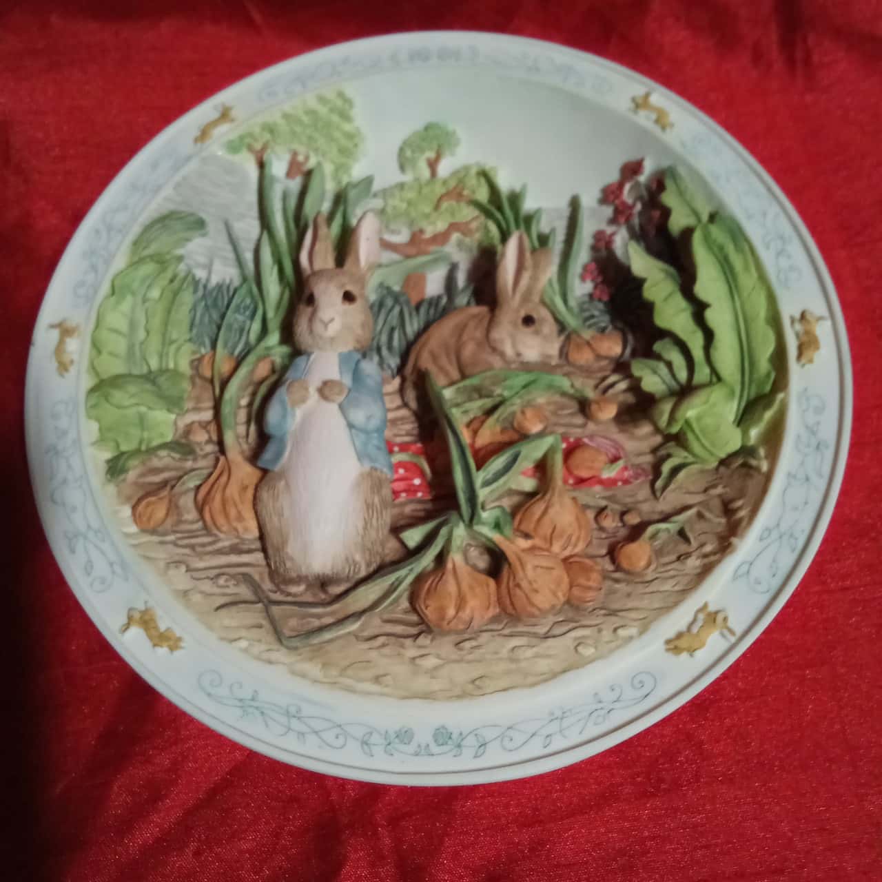 Peter Rabbit Musical Presentation Plate In Box(A Pocket Full Of Onions)(s)