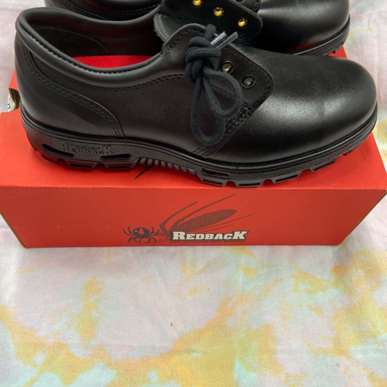 Redback Mens size 10 Oxford soft toe shoes