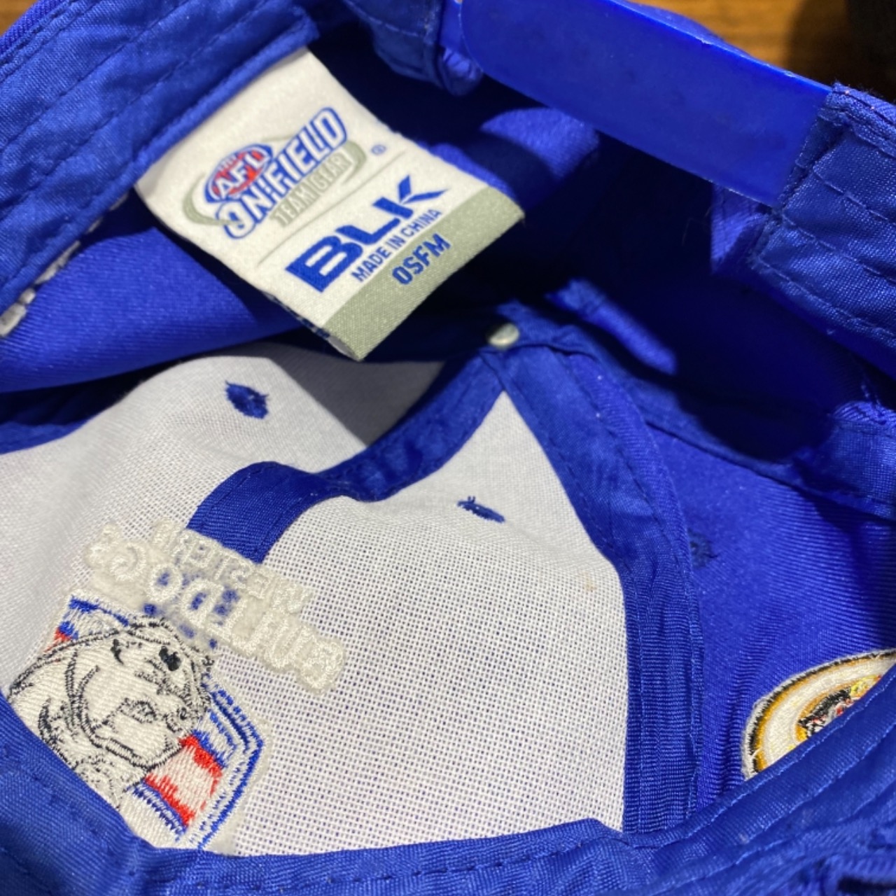 Mens SIGNED WESTERN BULLDOGS AFL CAP(s)