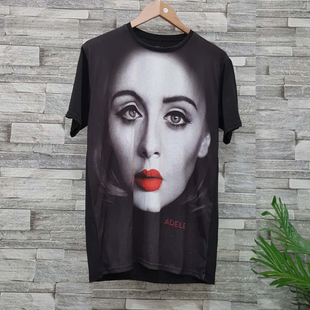 ADELE Unisex Size L Black T-Shirt(s)