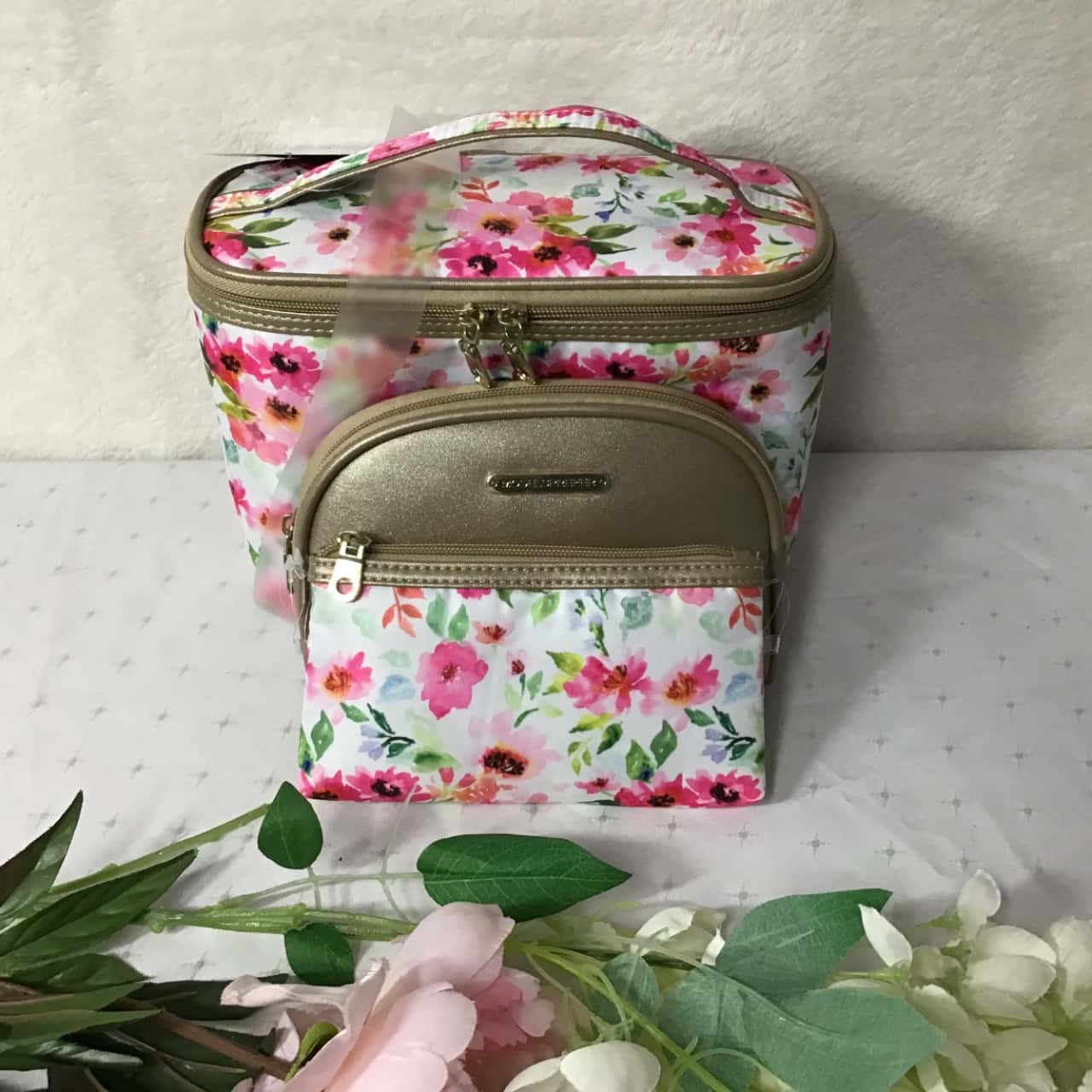 Models Prefer 3 Piece White/ Gold / Pink Floral Weekender Traincase (s)