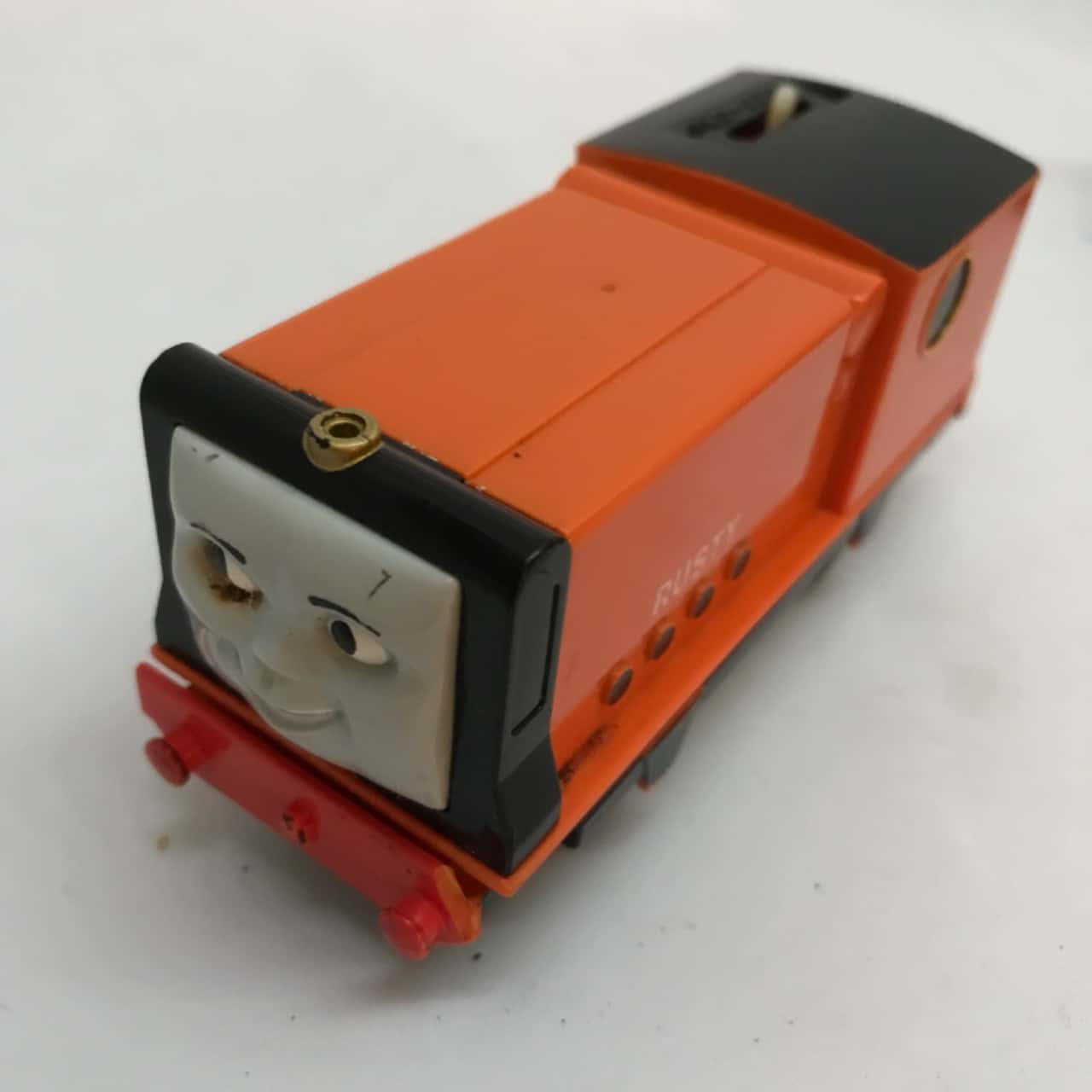 Tomy Trackmaster Thomas The Tank Rusty plus 2 Carriages(s)