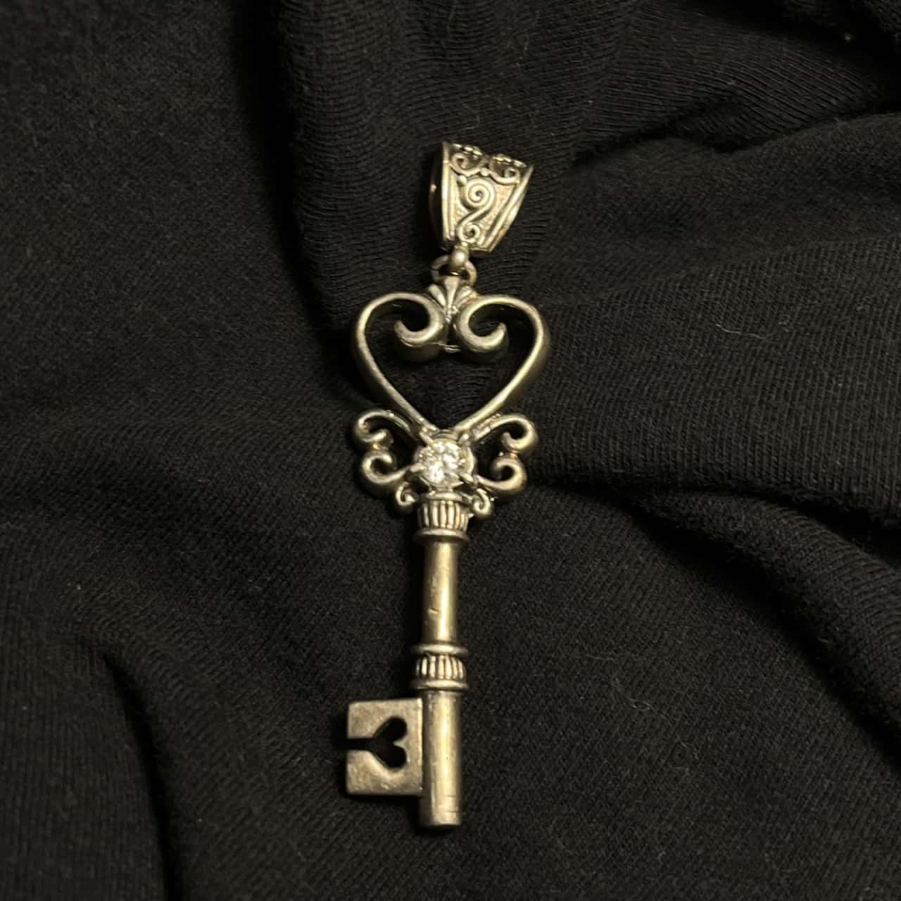 Sterling Silver Ornate Heart Key Pendant With Gem(s) - Used Good ...