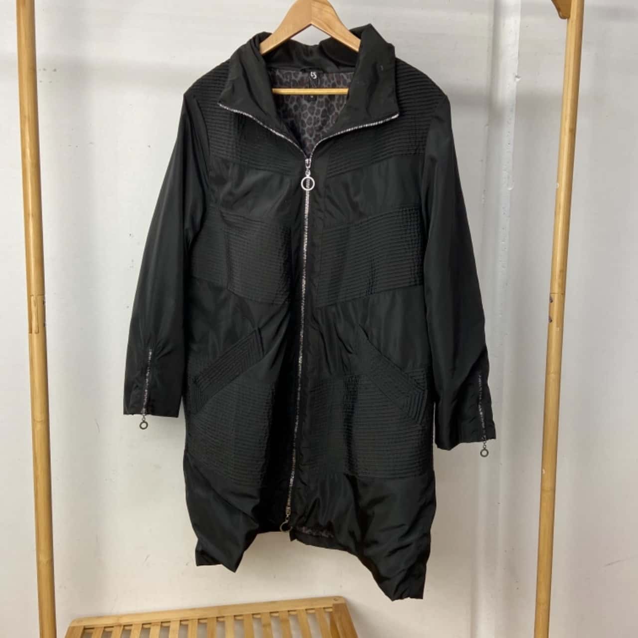 Taking Shape Womens Size 16 Black Jacket Long(s)
