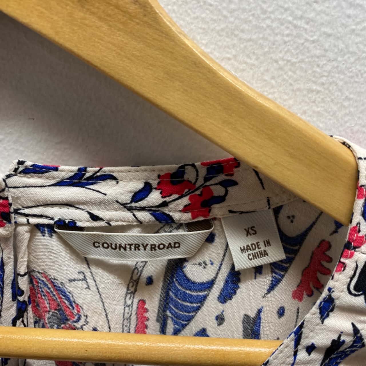 Country Road Womens White Pattern Top (s)