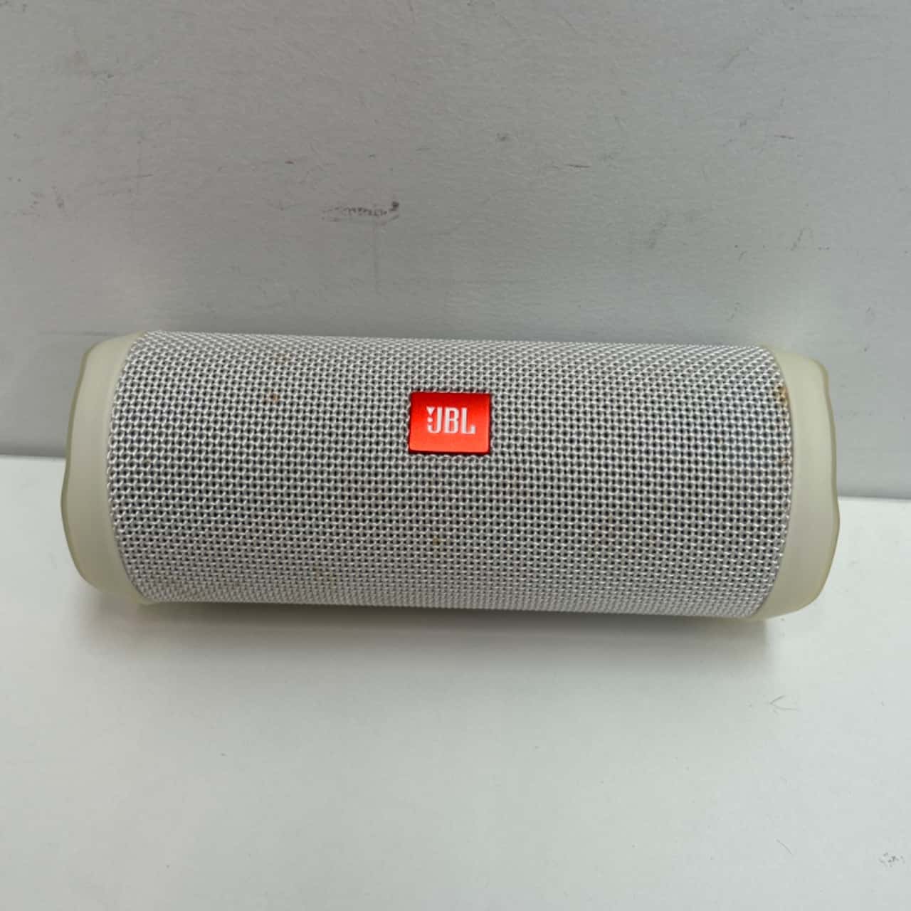 JBL by Harman Flip 4 speaker - white (s)