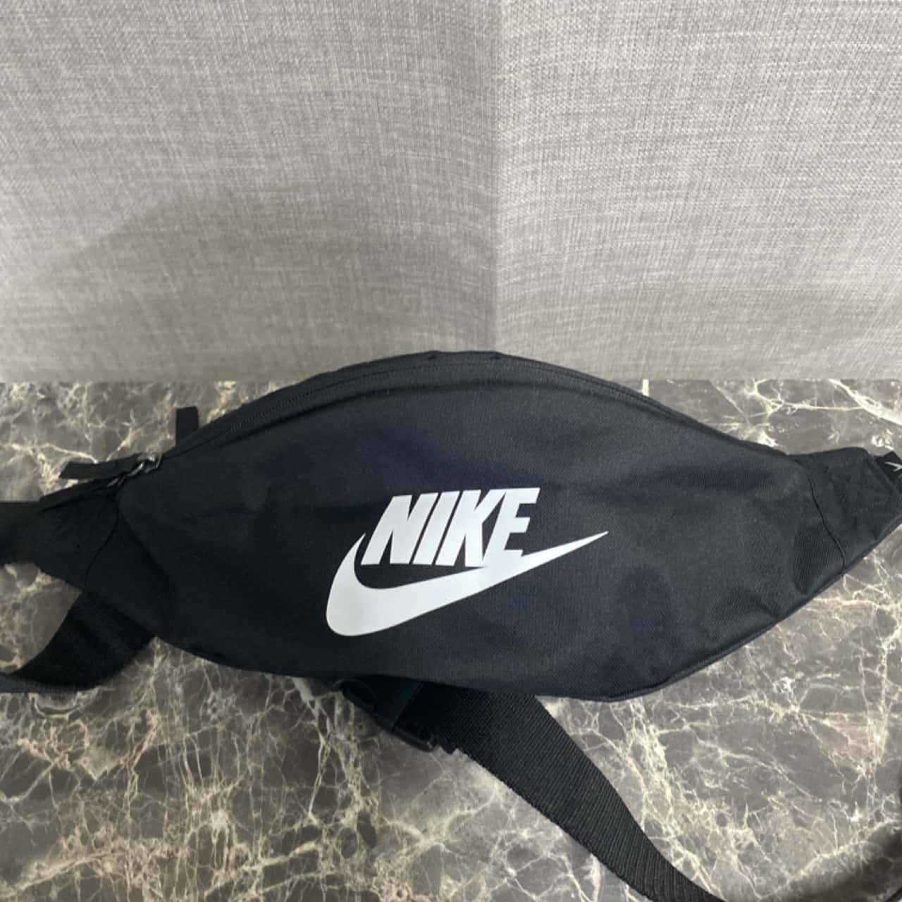 Nike Unisex Cross Body Bag Black / White (s)