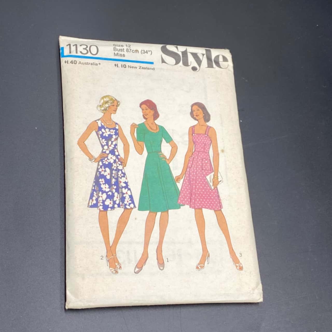 Set of 6 Vintage Womens Sewing Patterns(s)