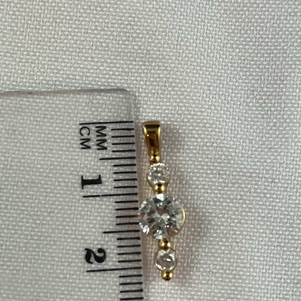 Pendant 375 Gold with 3 Stones(s)