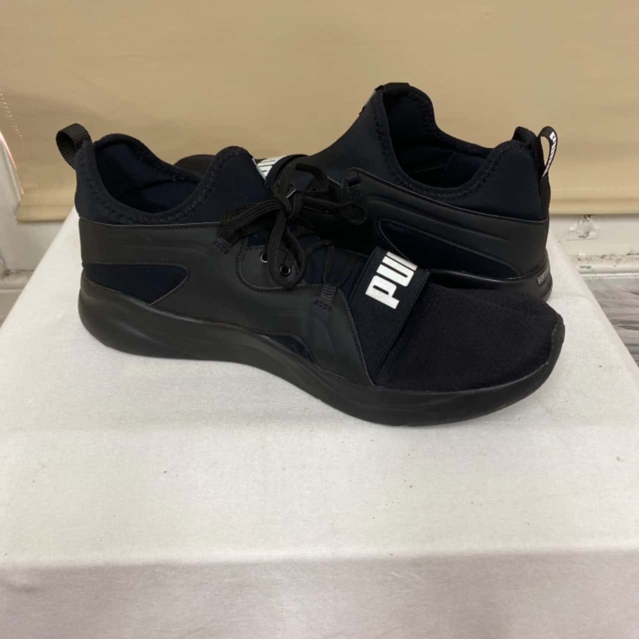 Puma Mens Size 12 Black sneakers missing a shoe lace (s)