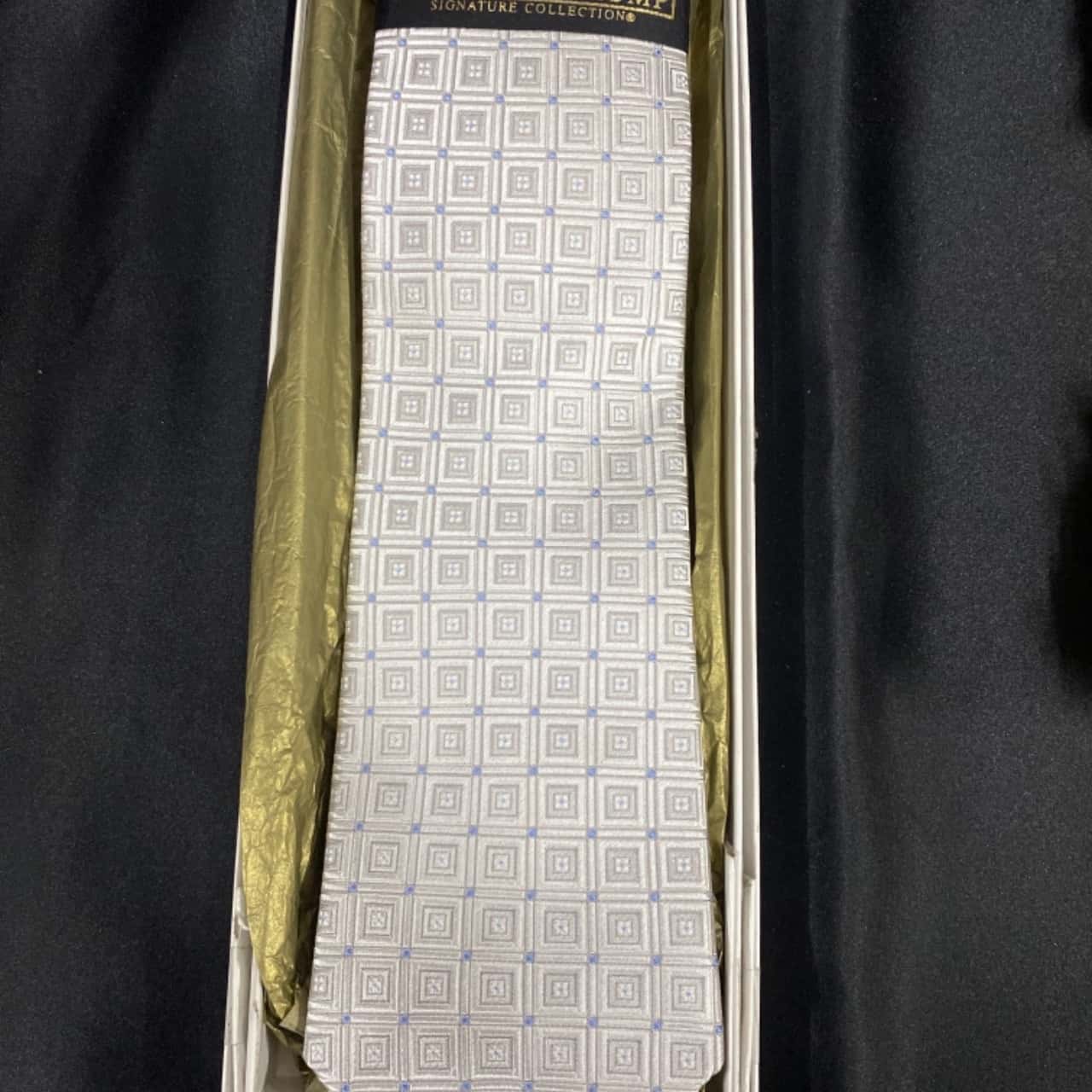 Donald j trump silk tie(s)