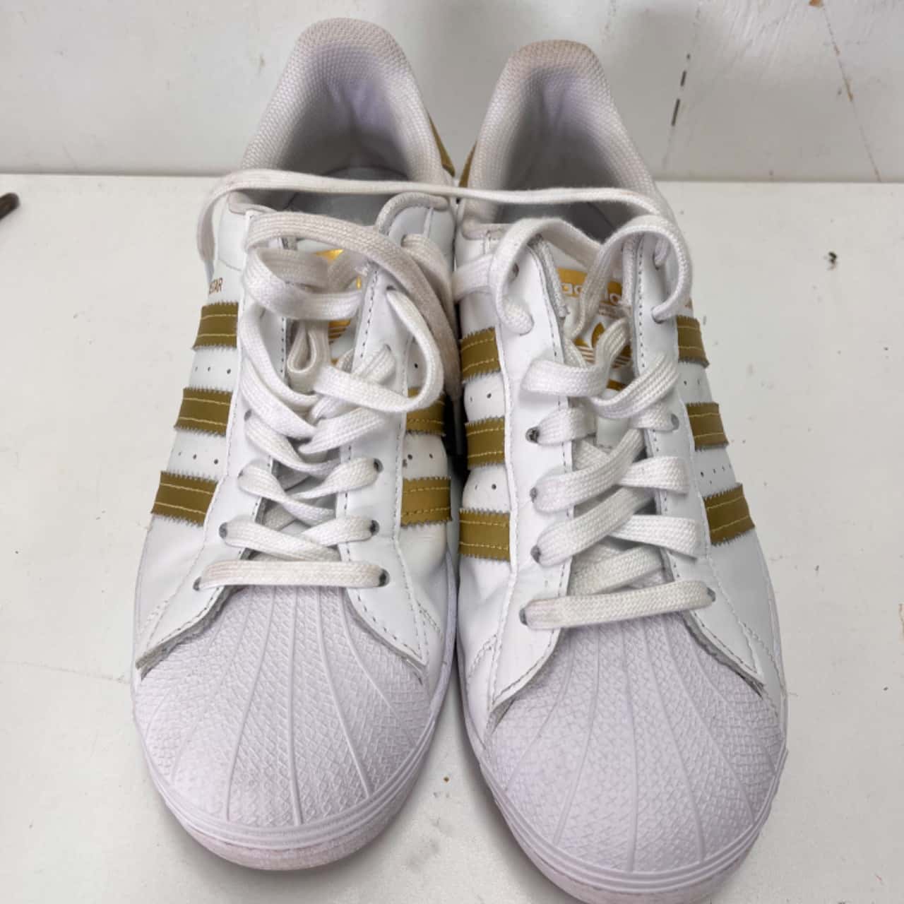 Adidas Womens SHOES Size 9