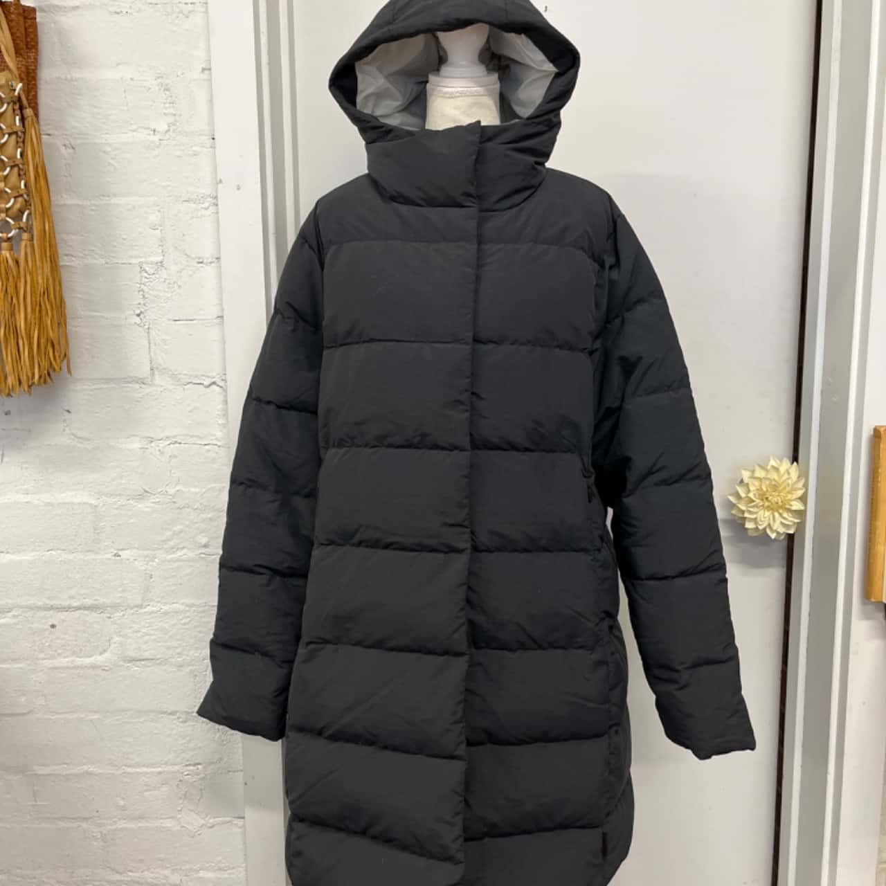 Macpac long line puffer coat Size 16 (s)