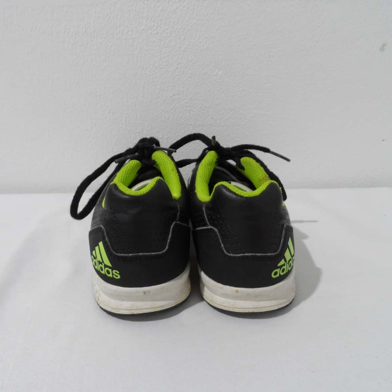 Adidas Mens Sneakers Size 3.5 Black / Green / White (s)