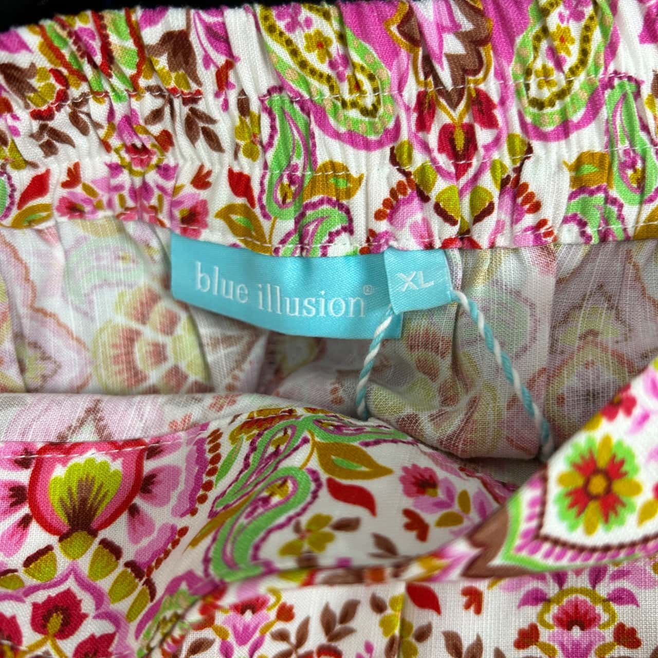 BLUE ILLUSION BEAUTIFUL PANTS. SIZE XL