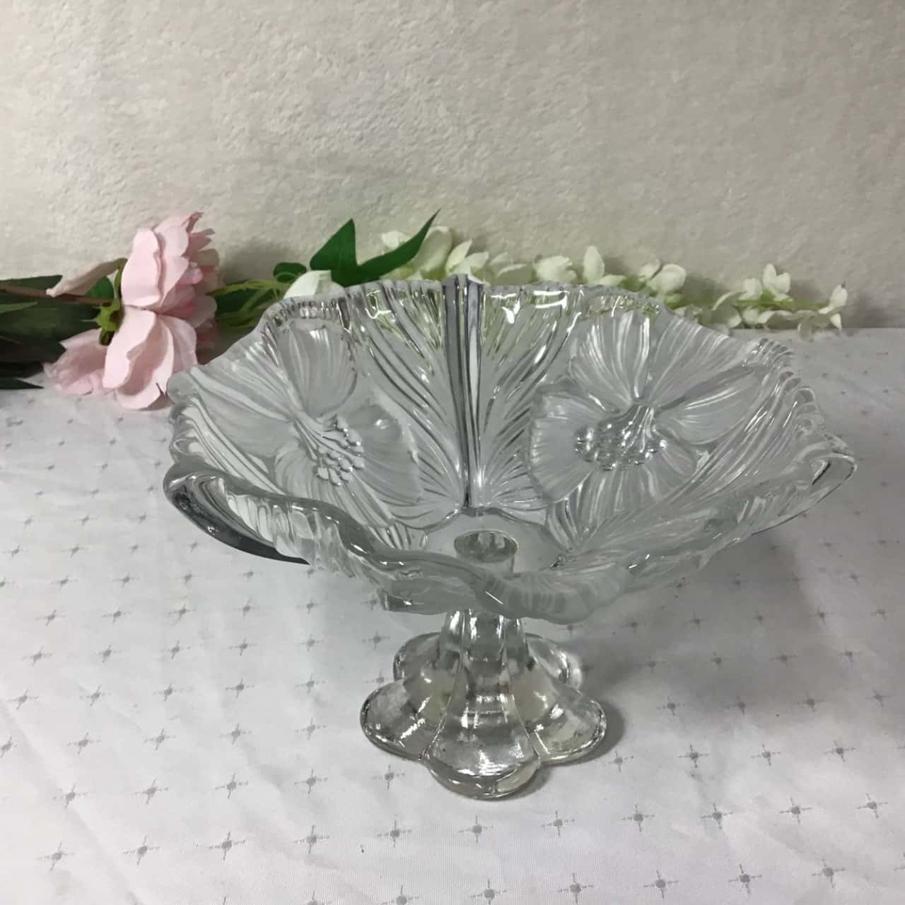 Decorative Flower Pattern Glass Footed Dish