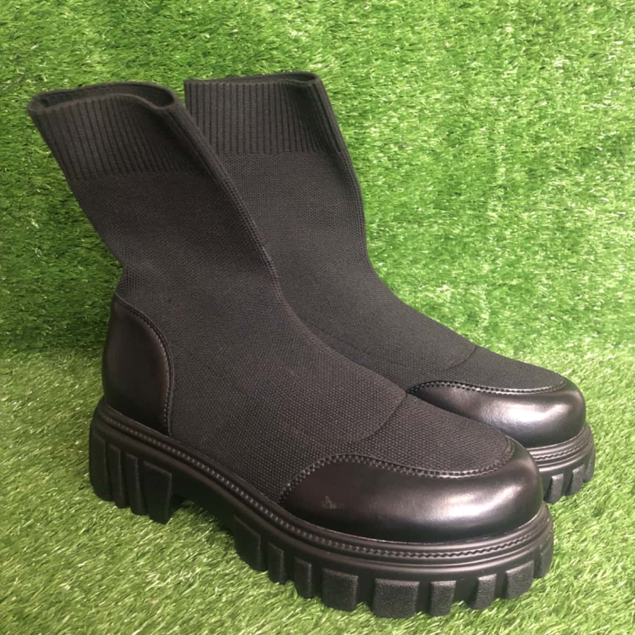 CUCCOO Basic Minimalist Knit Platform Sock Boots Size 37(s)
