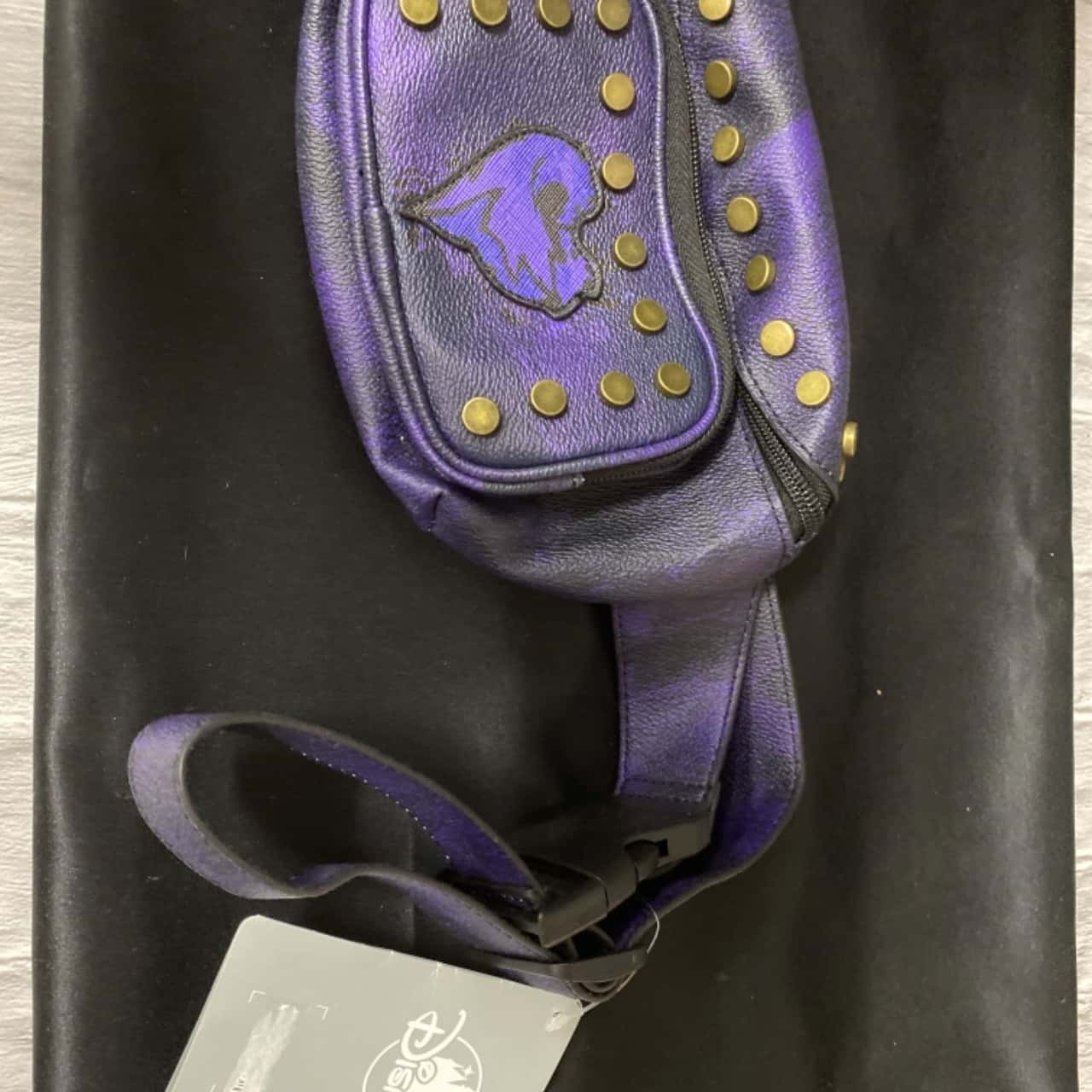 Disney descendants Evie Fanny Pack Purple new (s)