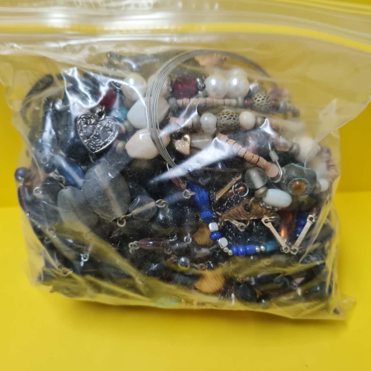 Assorted bag of jewellery (3)(s)