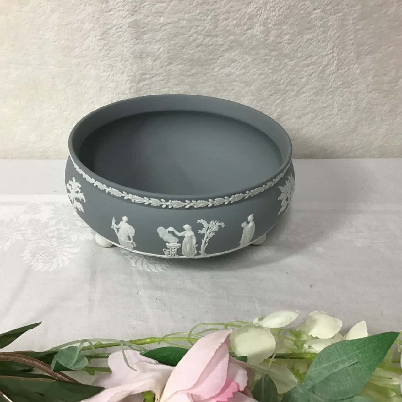 Vintage Wedgwood Jasperware Grey / White Pattern Round Three Footed Bowl(s)