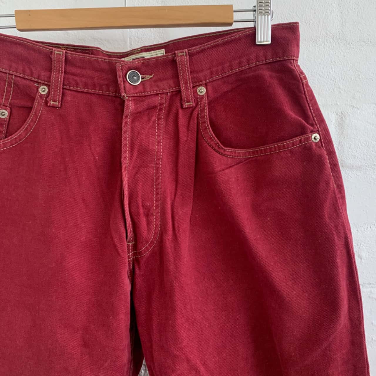 Levis Men’s Small Cherry Red Straight Jeans (s)