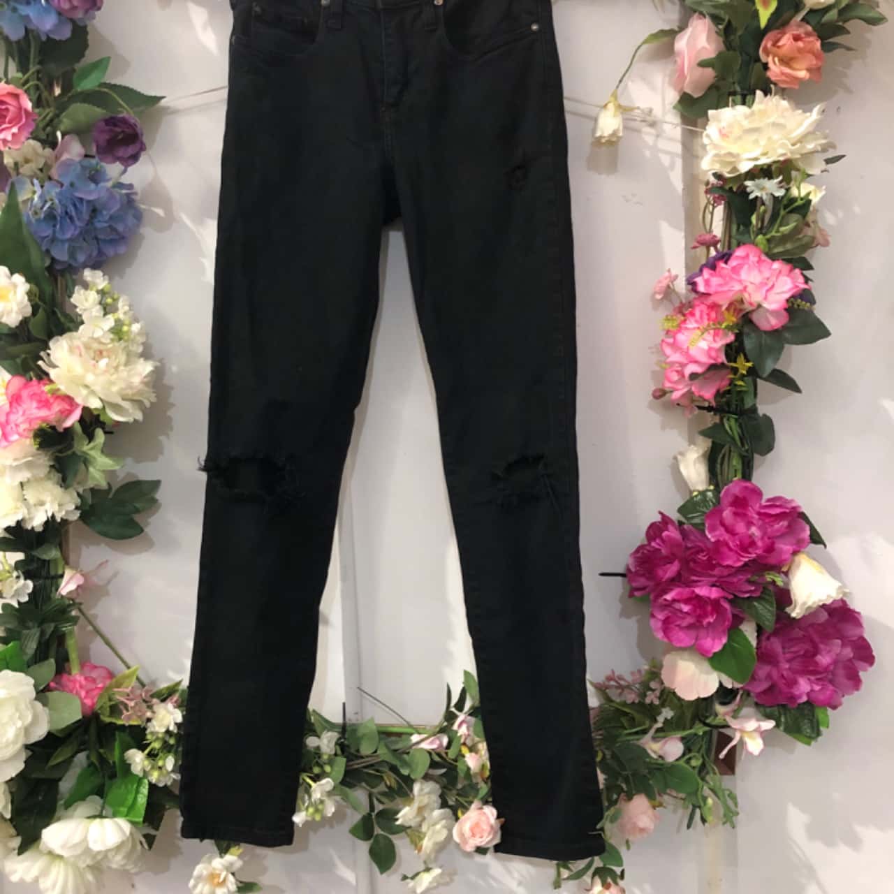 Nobody denim waist 24 Mid Rise Black jeans with knee rips