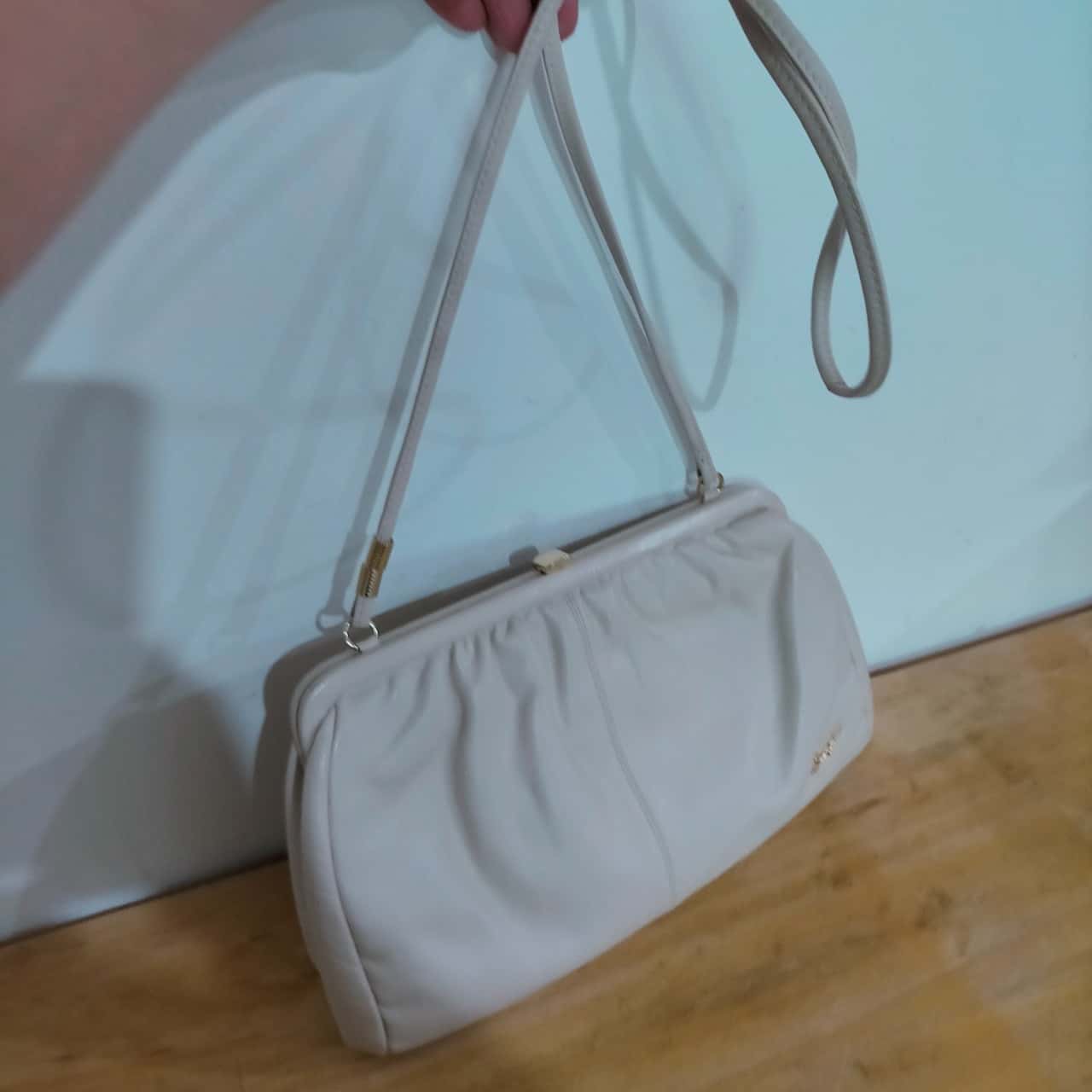 VINTAGE FAIGEN Australia Cream Leather Handbag VGVC (s)