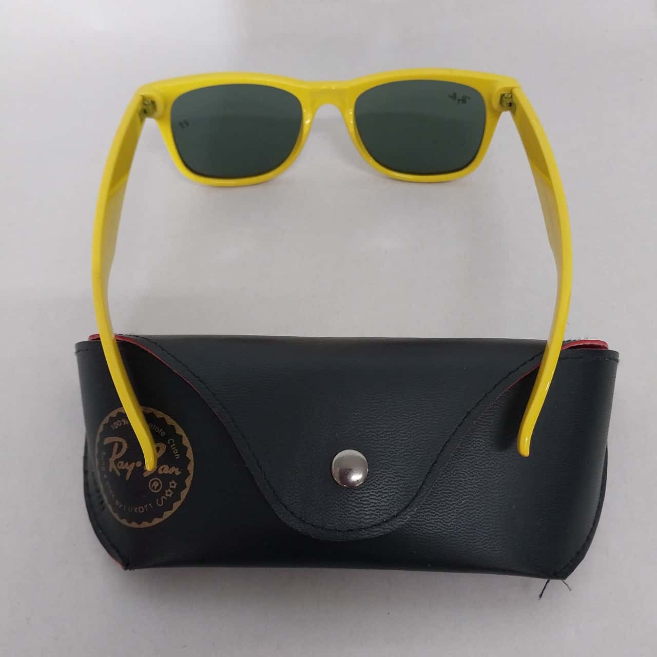 Ray-Ban / wayfaver - Kids sunglasses. Yellow, with case. (s)