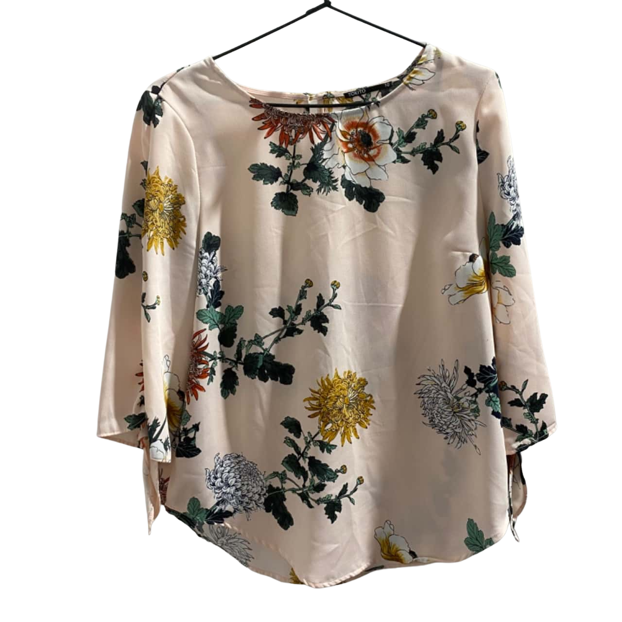 Tokito. Womens Size 10. 3/4 Sleeve Top. Floral on a peach background ...