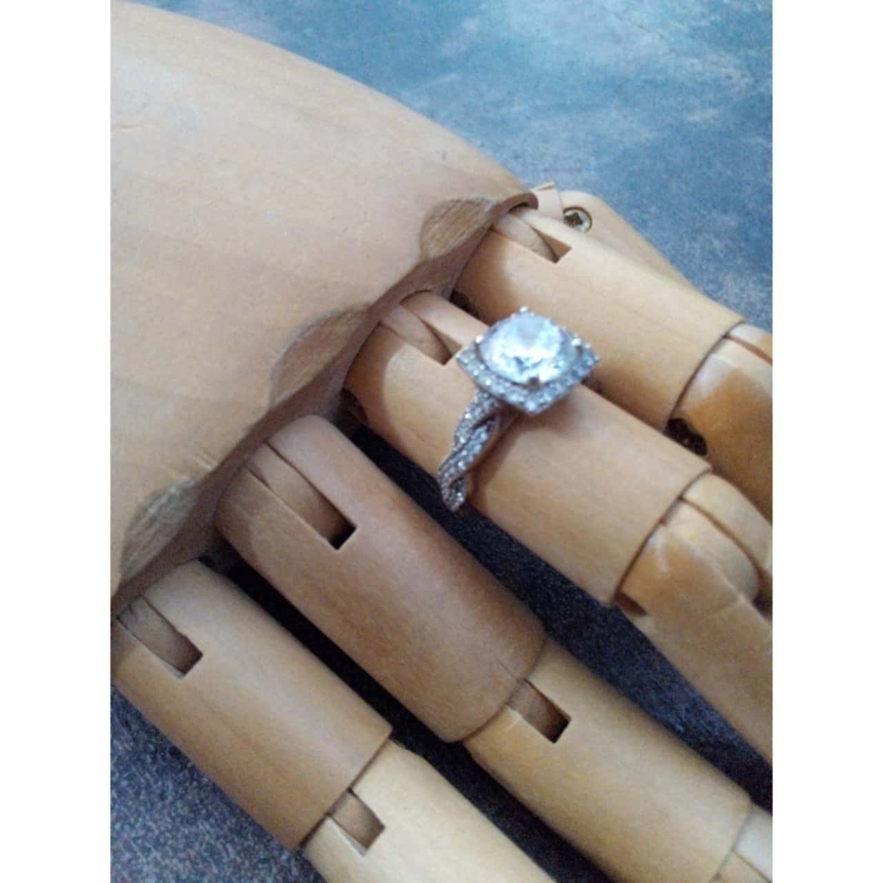 Very Sparkly Ring Stamped '925'(s)