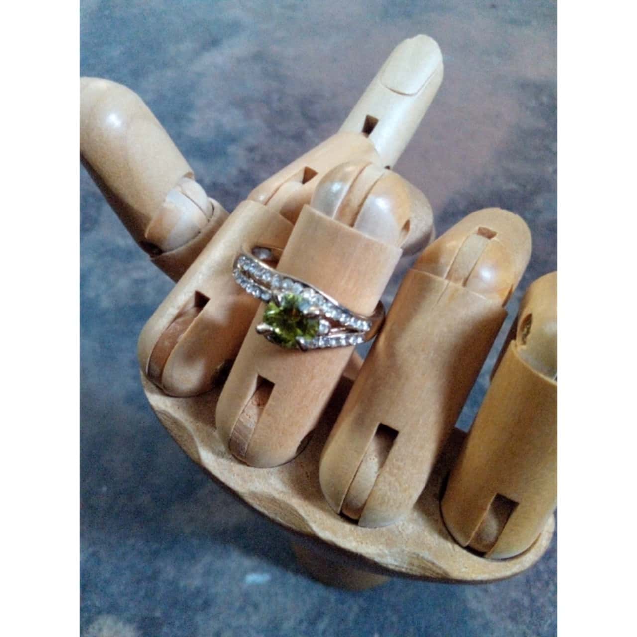 Sparkly Green Stoned Ring(s)