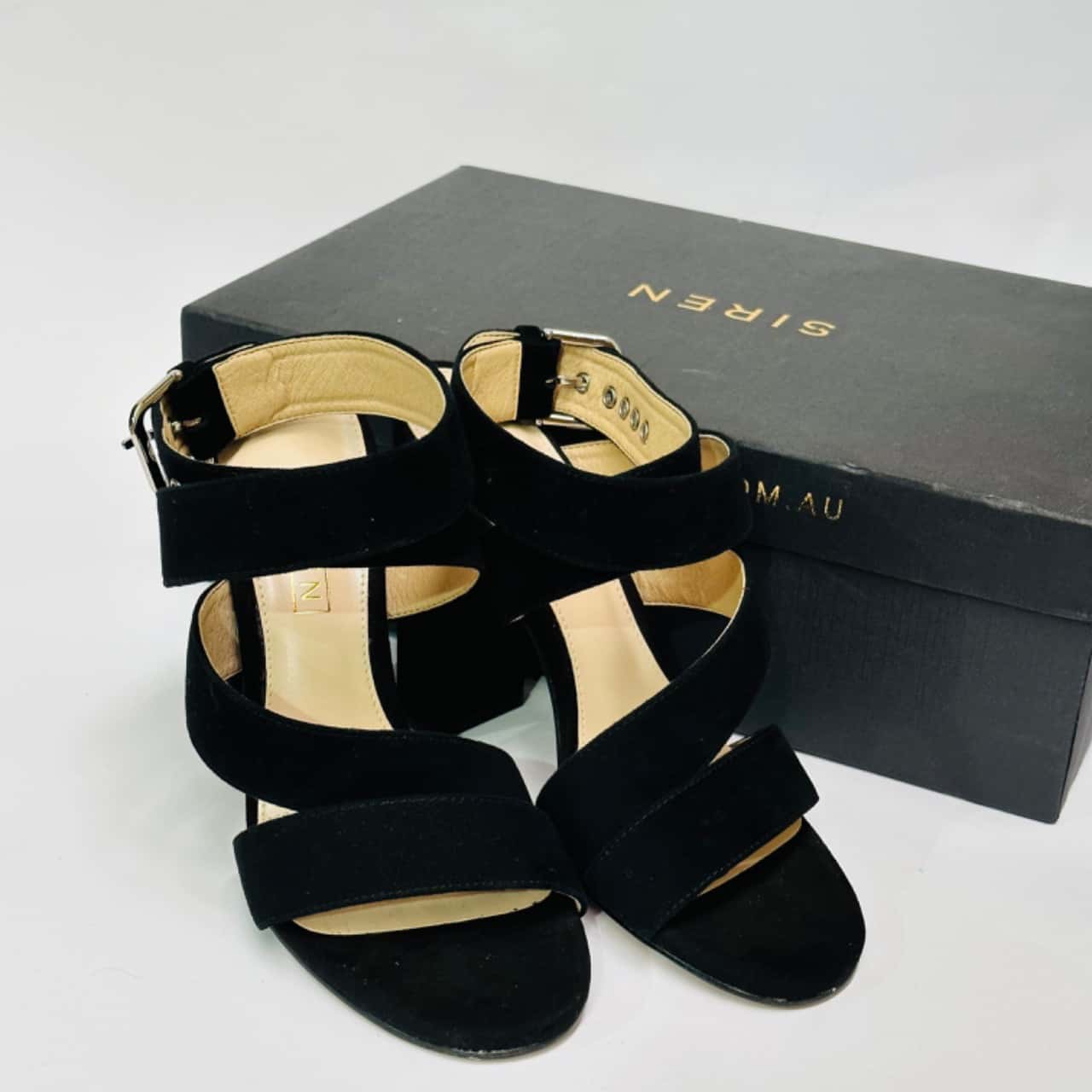 SIREN Strappy Heels Size 7 Black (s)