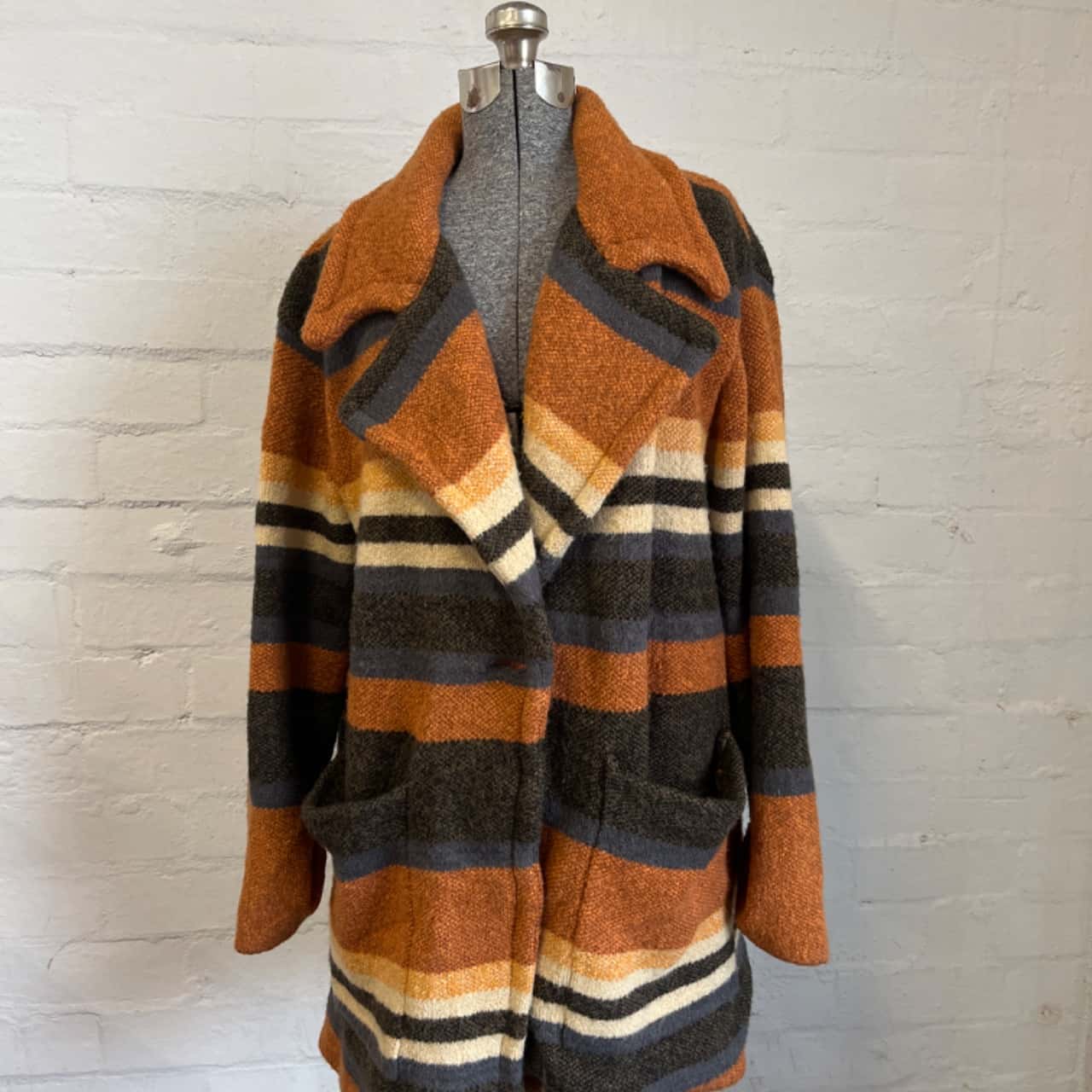 Rip Curl lumberjacket style coat. Size M. (s)