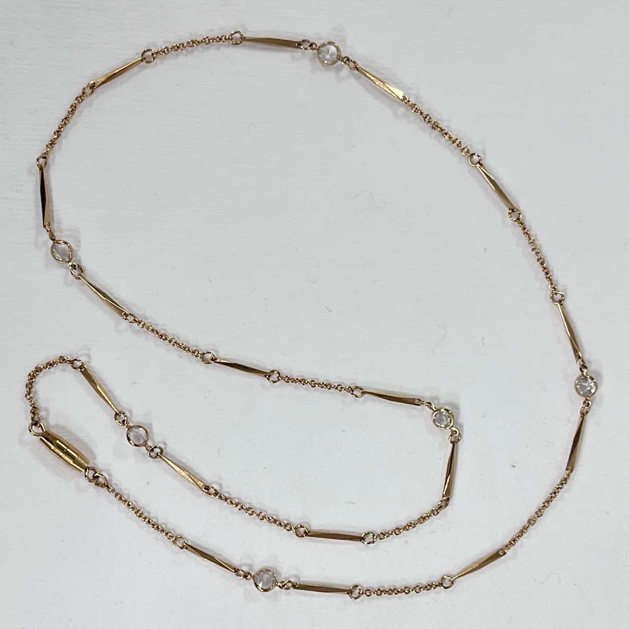 Delicate Gold Chain with Diamantés (s)