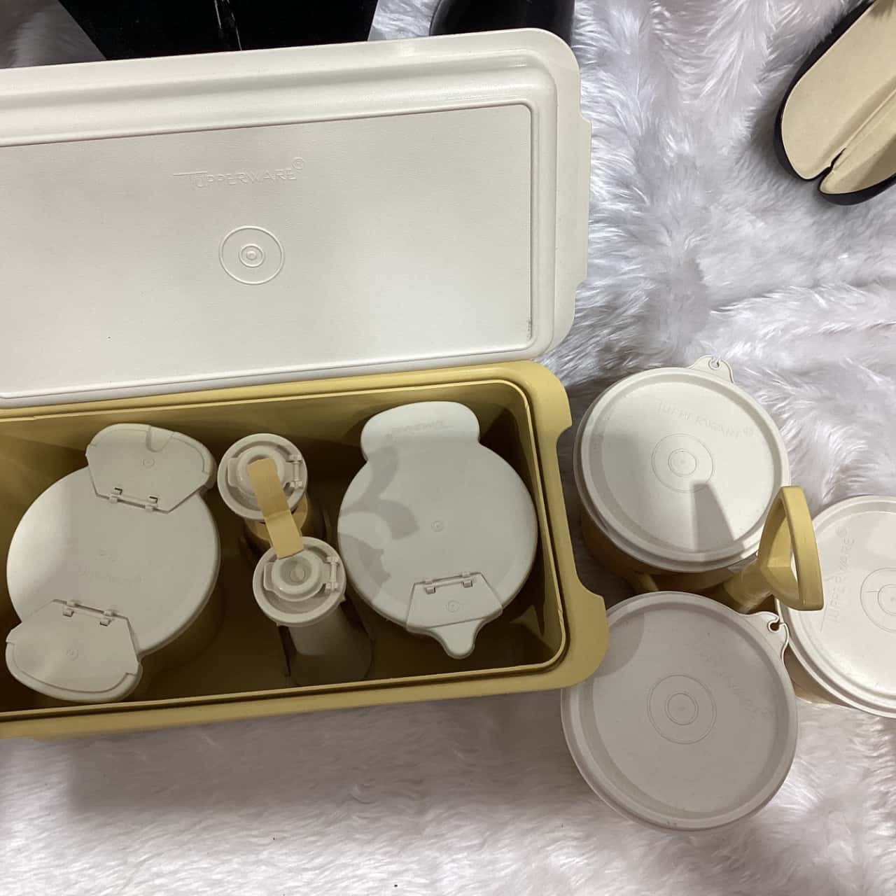 Tupperware kitchen set