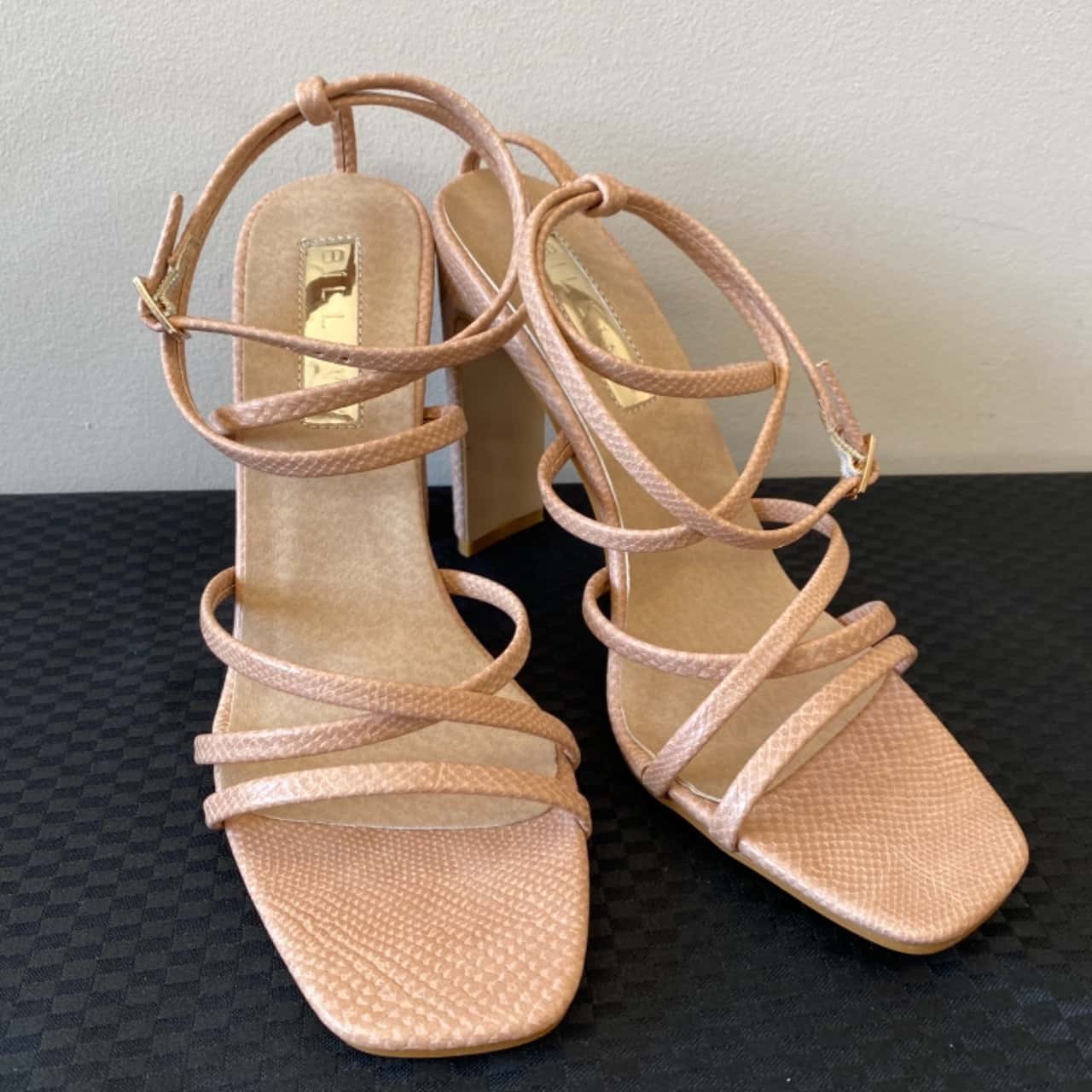 Billini Women's Size 7 Blush Lizard Sandal(s)