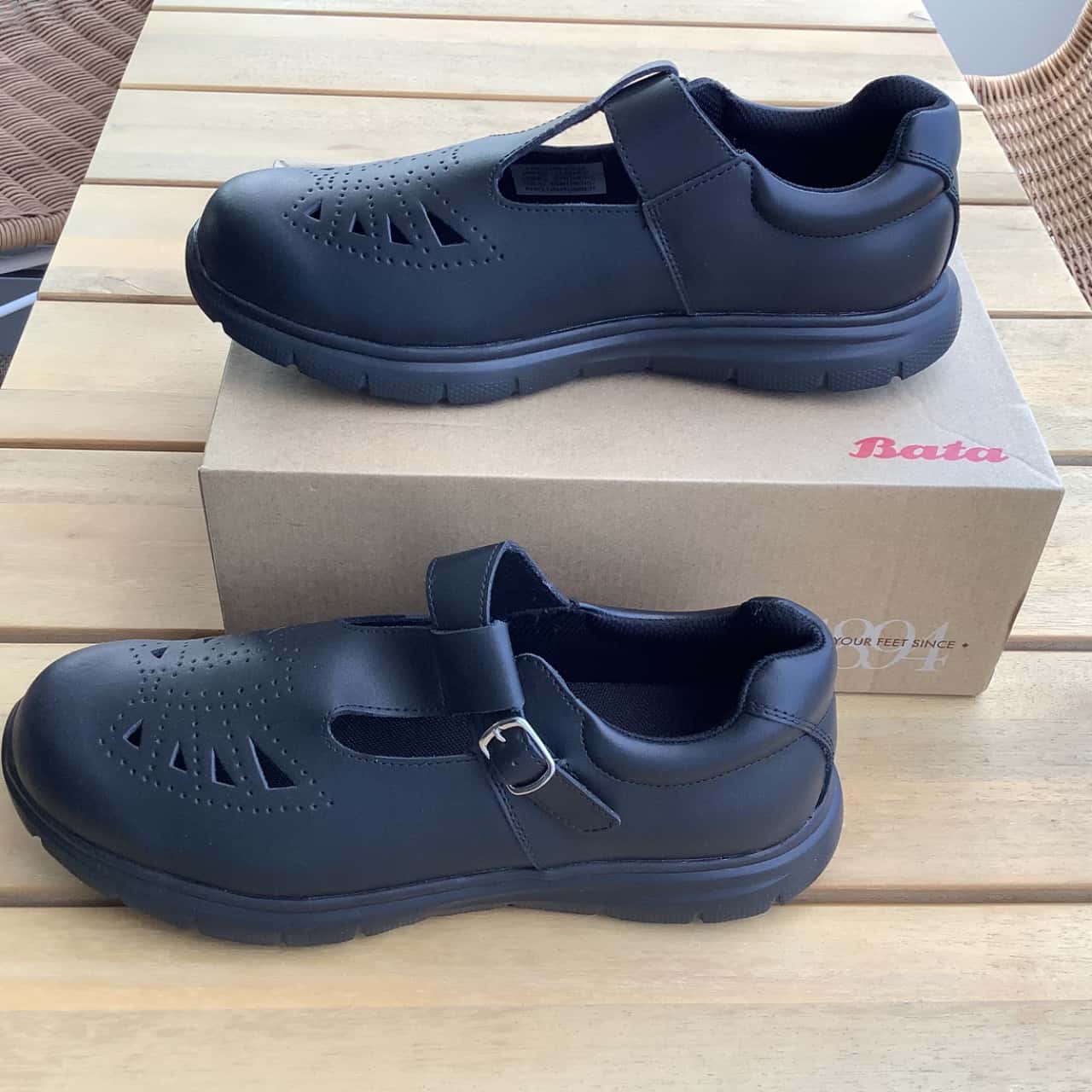 Bata BNIB Leather Upper School Shoes Size 9