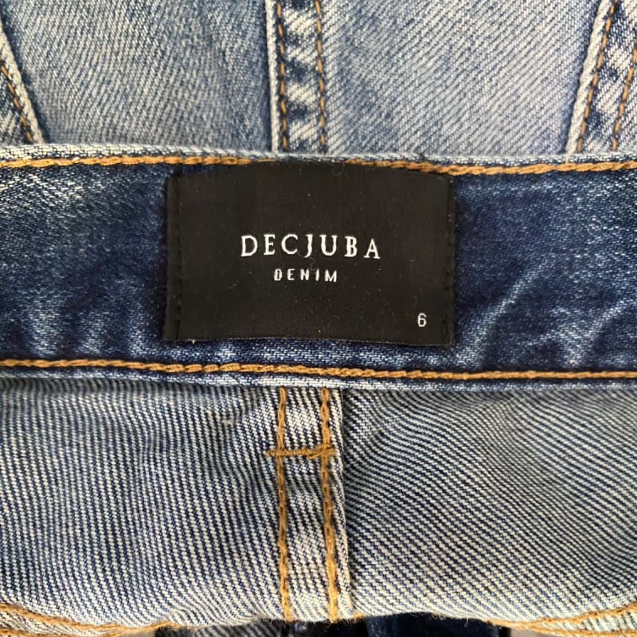 Decjuba Womens Size 6 Shorts Blue (s)